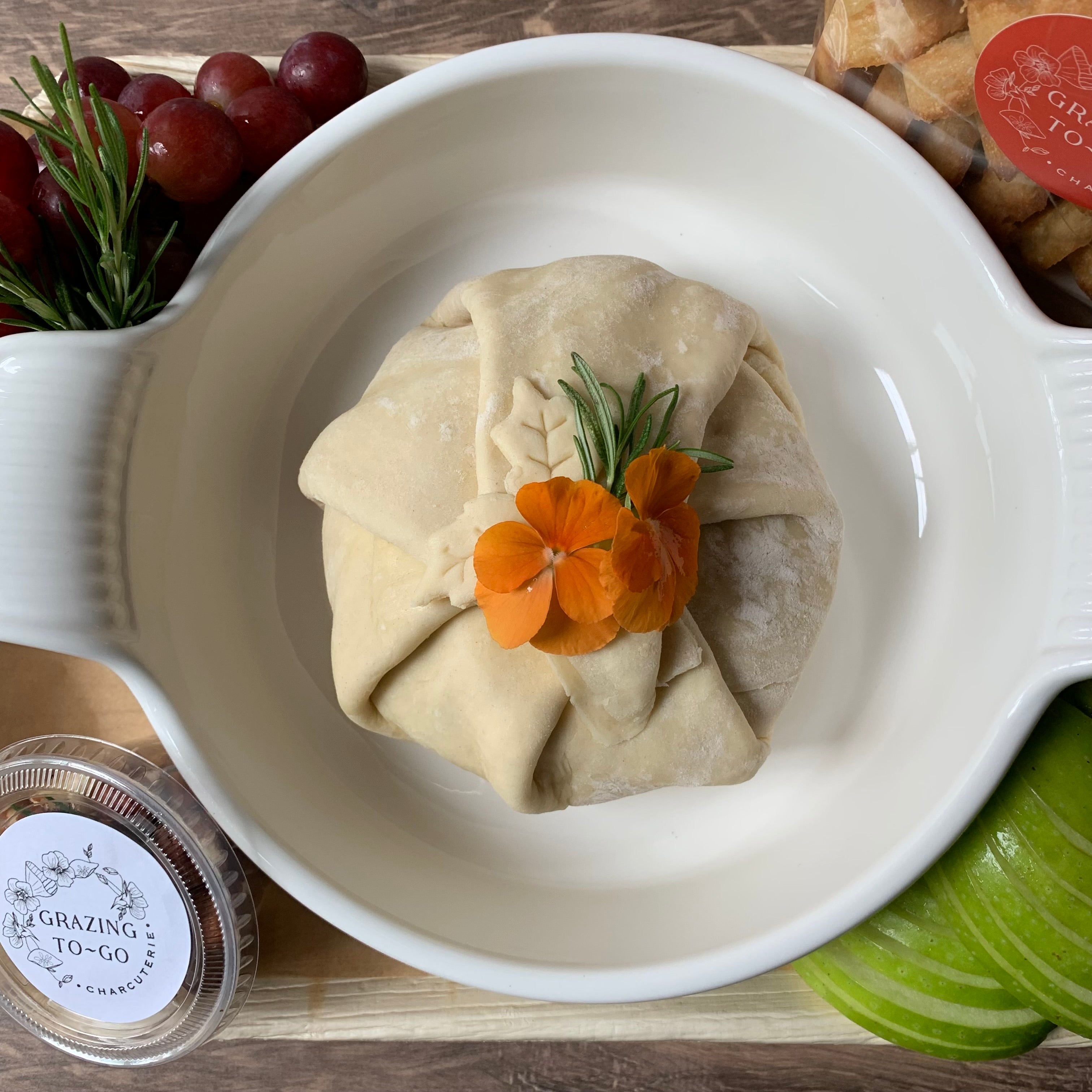 Ready-to-Bake Brie Graze (Serves 4-6) – Grazing To-Go